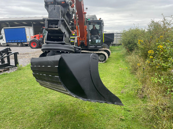GRB-12-R Rotating 360° Scandinavian Excavator Grading Bucket - 12-16 T ...